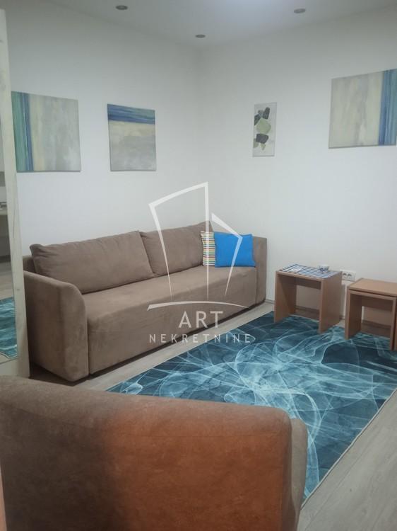 22. oktobra, Jednosoban stan za izdavanje, 35m2, 400€