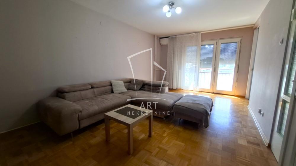Jurija Gagarina, Dvoiposoban stan za izdavanje, 72m2, 800€
