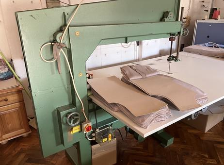 Automatska mašina za šivenje KMF 761