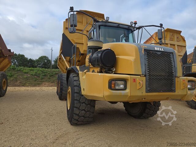 Zglobni kiper
Bell B40D