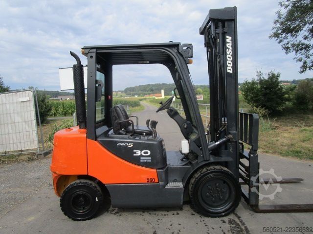 Dizel viljuškari
Doosan D30S-5 -ZINKENVERSTELLER + Seitenschieber