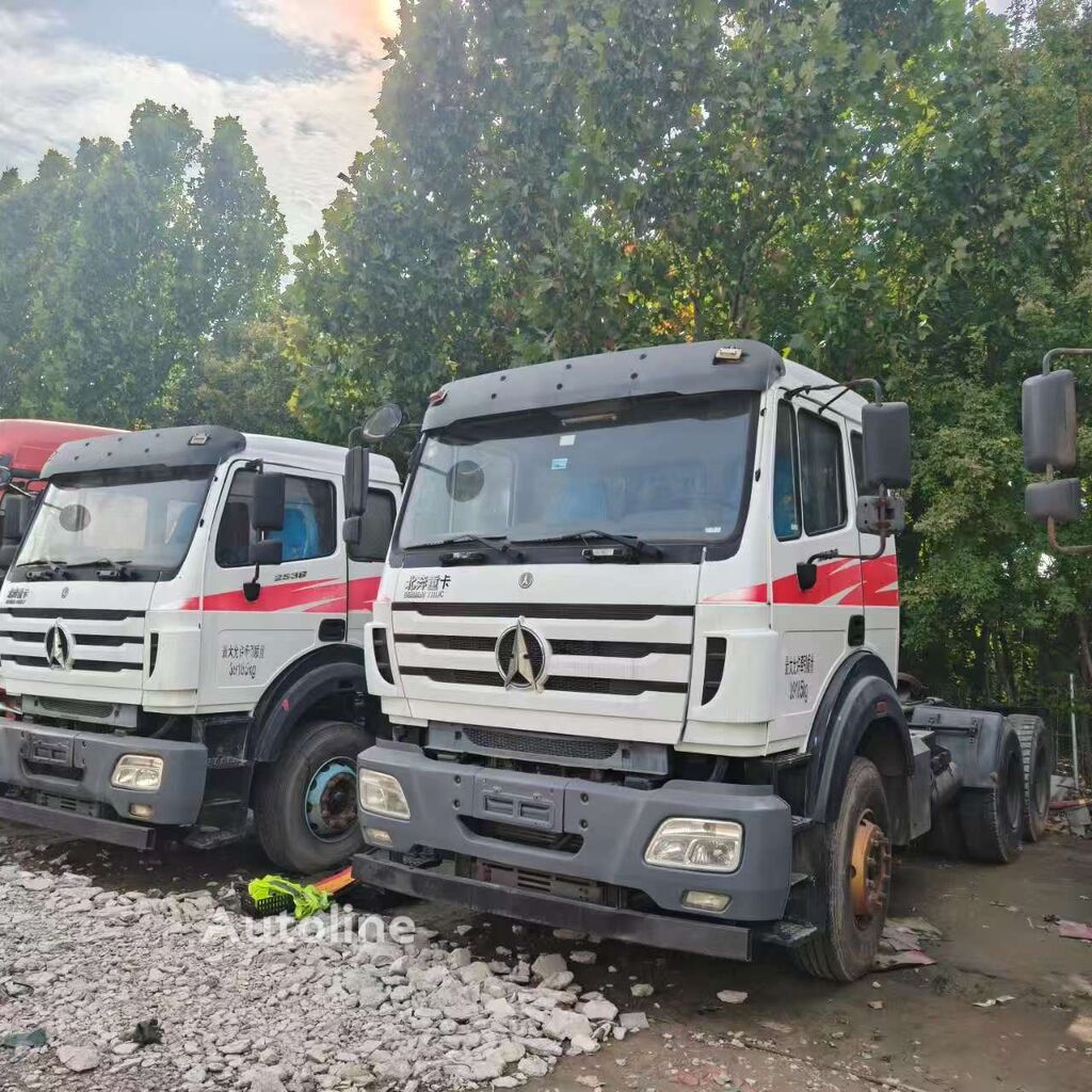 Beiben 2538 tegljač