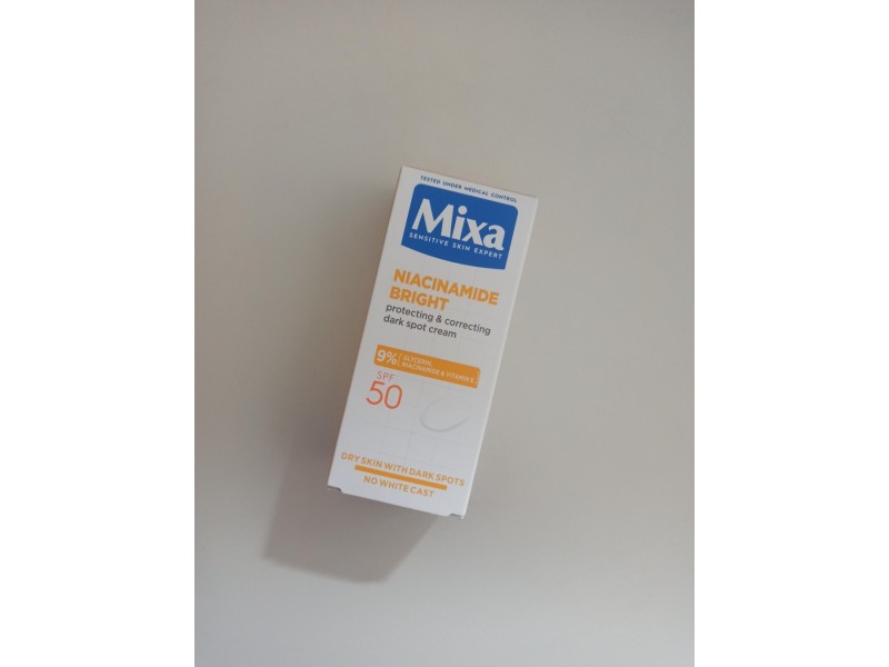 Mixa Niacinamide Bright