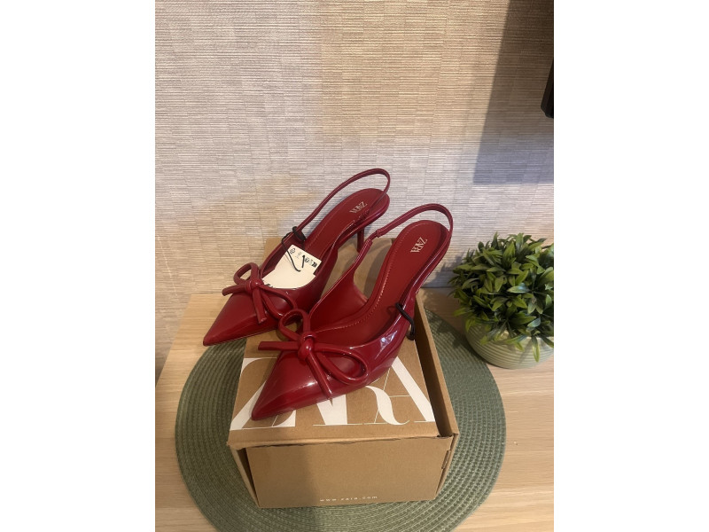 Zara sandale NOVE