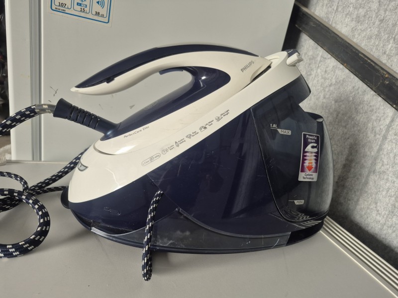 Philips pegla na paru