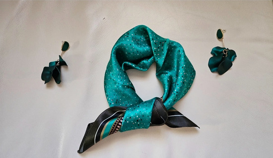 RezGeometrik tirkiz polka dots svilena marama