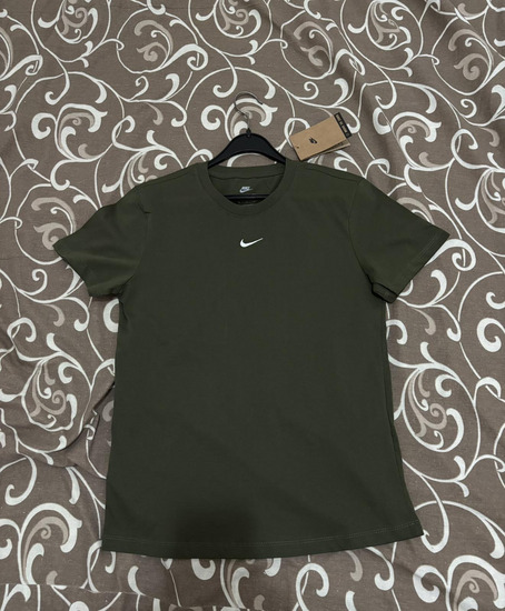 RASPRODAJA original Nike majica sa etiketom
