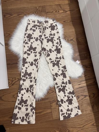 Jako hitno! Zara pantalone sa animal printom