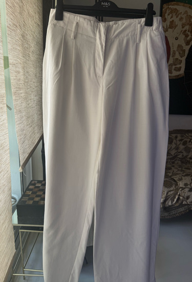 Zara bele pantalone