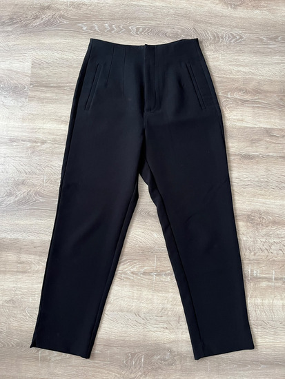 Stradivarius pantalone visokog struka