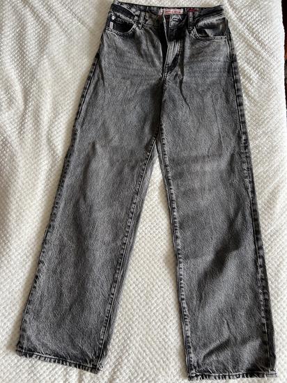 Superdry farmerice vel 26 1500 din