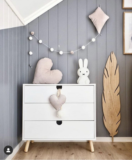 Dekoracija u obliku pera