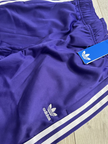 Nova! Zenska adidas trenerka