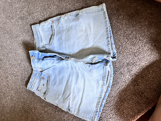 TOMMY HILFIGER SORTS *2500 DINARA*