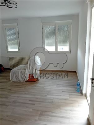 Uknjižen, potpuno renoviran