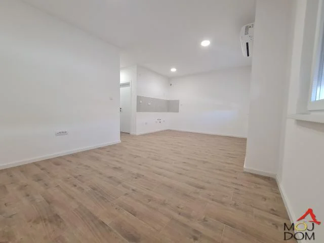 NOVI SAD - VIDOVDANSKO NASELJE - GARSONJERA - 26 m2 - 64,890€