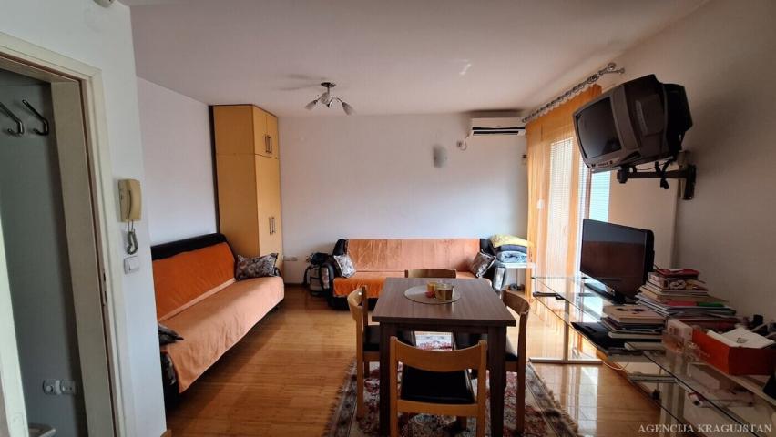 Izdavanje, Stan, 33m2 , Centar