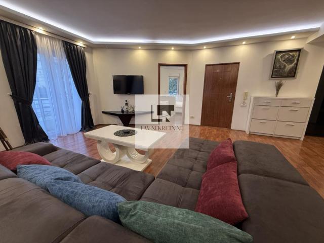 LUX POSLOVNI PROSTOR U ZARKOVU