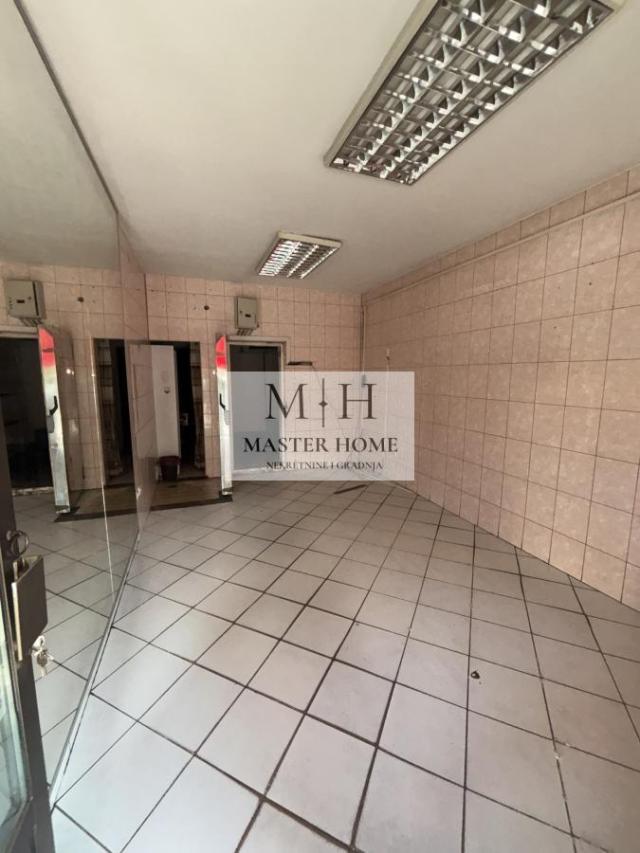 IZDAJE SE LOKAL NA PIJACI NA ODLICNOJ LOKACIJI – 19M²