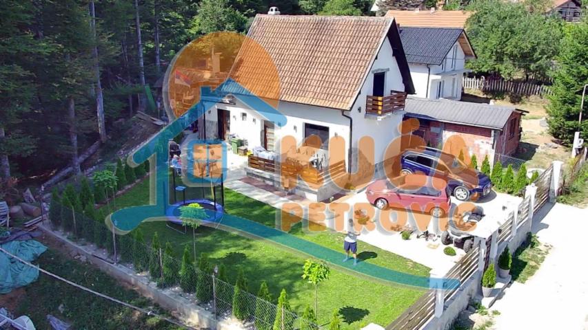 Vikendica na Vlasinskom jezeru, 120 m2 na 315 m2 placa