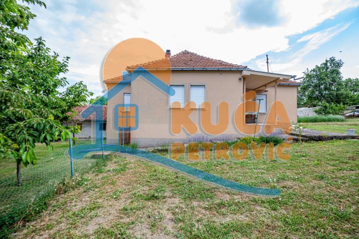 Ekskluziva,  kuća  u  Blacu,  151 m2, na  placu  od  4.218  m2
