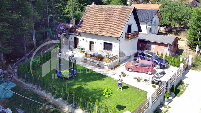 Vikendica na Vlasinskom jezeru, 120 m2 na 315 m2 placa
