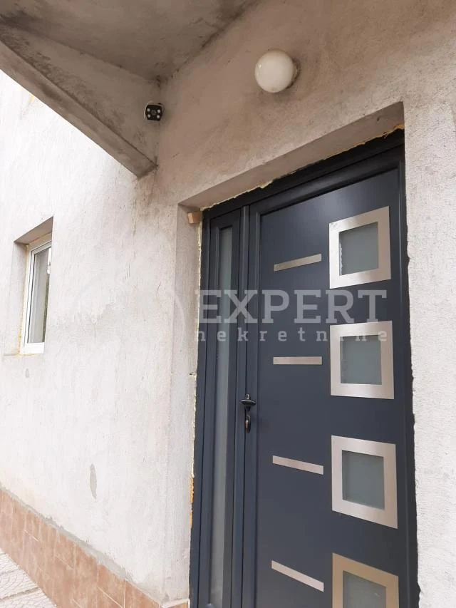 Odlična porodična kuća, 256m2 sa pomoćnim objektima 100m2, plac  2987m2, Malošište