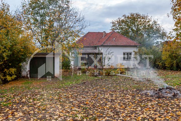 Porodična kuća 105m2, garaža 15m2, plac 500m2, Aleksandrovo kod Merošine