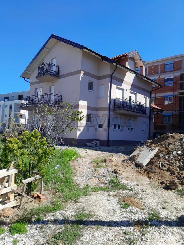 Vrnjačka banja, odlična porodična kuća nove gradnje, 220m2, neposredna blizina akva parka