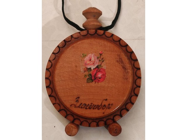 Drvena mala buteljka visina 10 cm precnik 7 cm