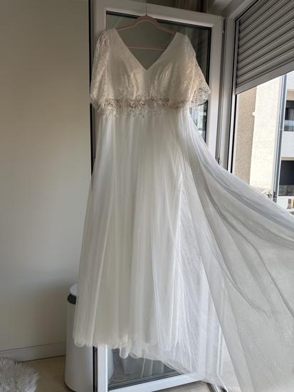 Nova bozanstvena haljina/vencanica L/Xl