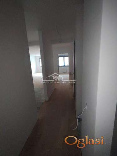 Novogradnja, Crveni krst, 78m2, garažno mesto - 36.000 EUR-a, plus ostava ID#1594