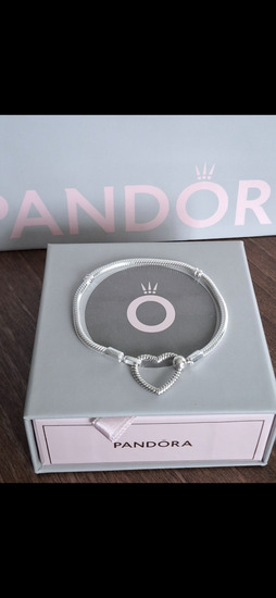 Pandora narukvica srce 17cm