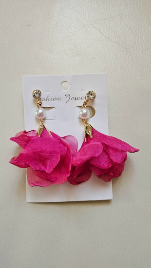 RezPaparazzi fuchsia tulle petals clips minđuse