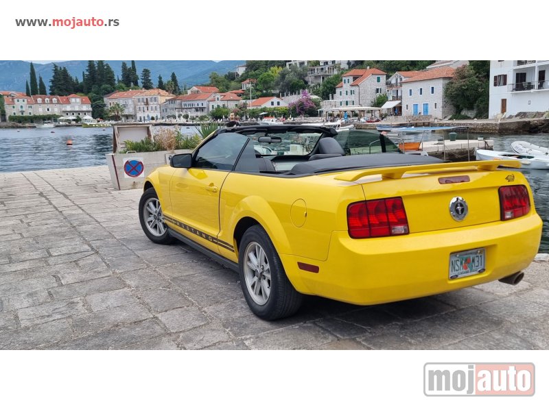 Ford Mustang V6
