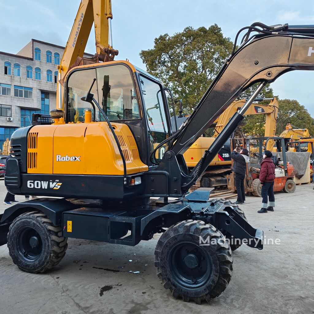 Hyundai R60W VS bager točkaš