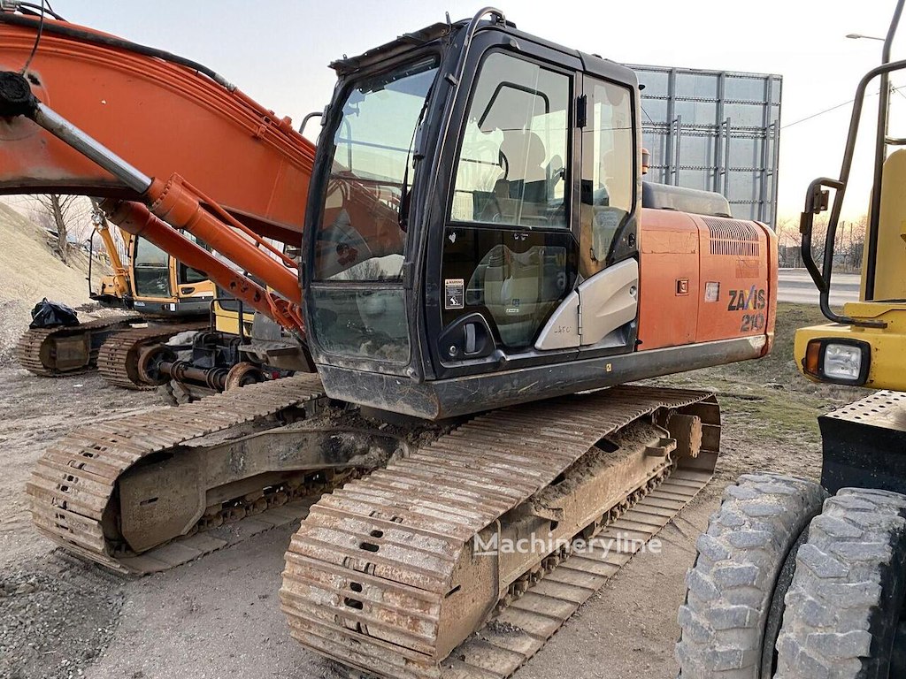 Hitachi ZX210-5B bager guseničar