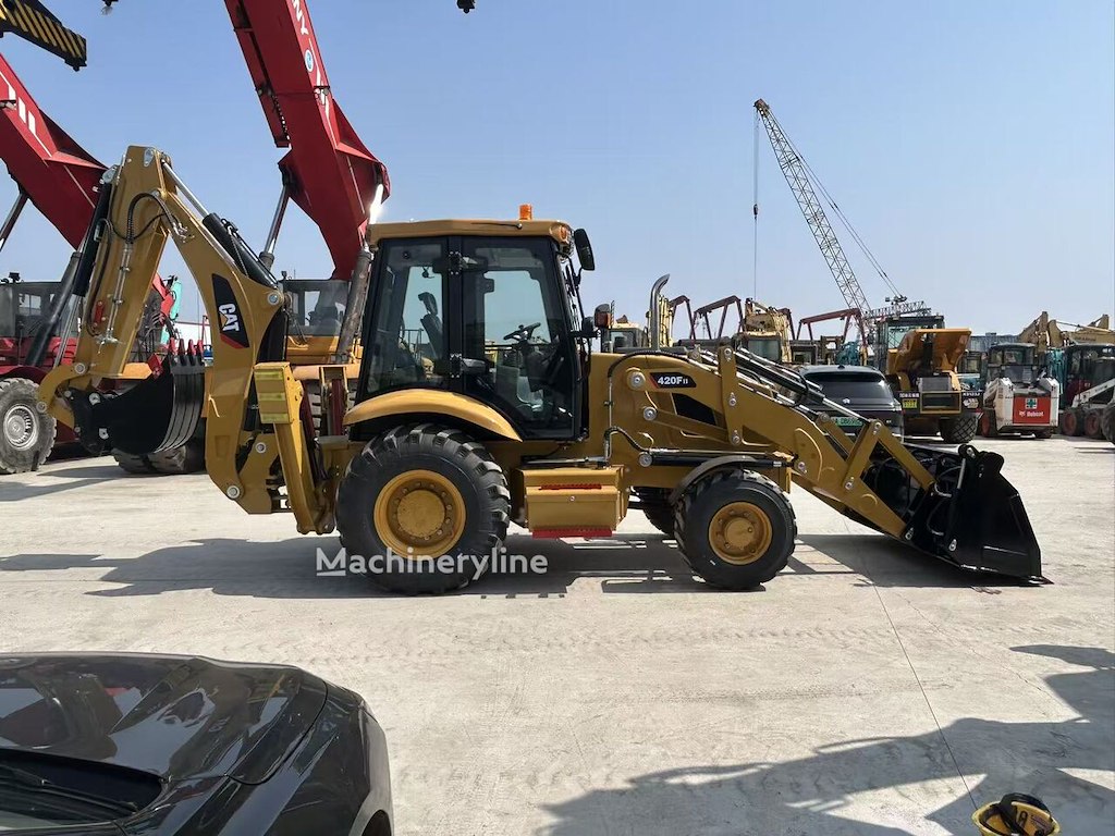 Novi Caterpillar 420F2 bager-utovarivač