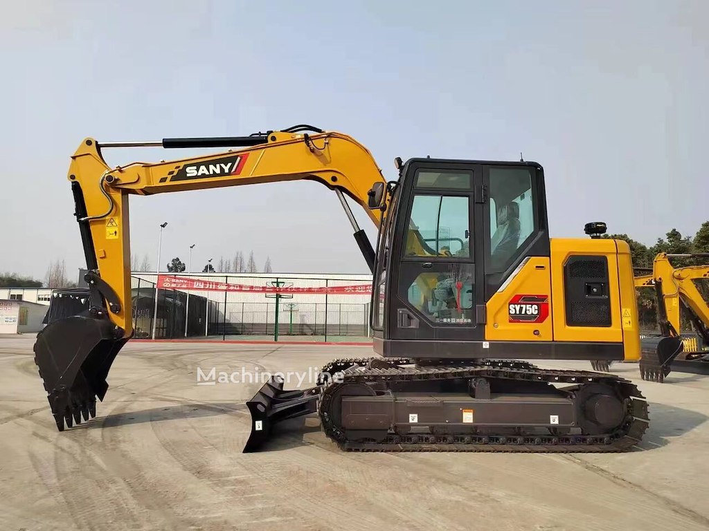 Novi Sany SY75C midi bager