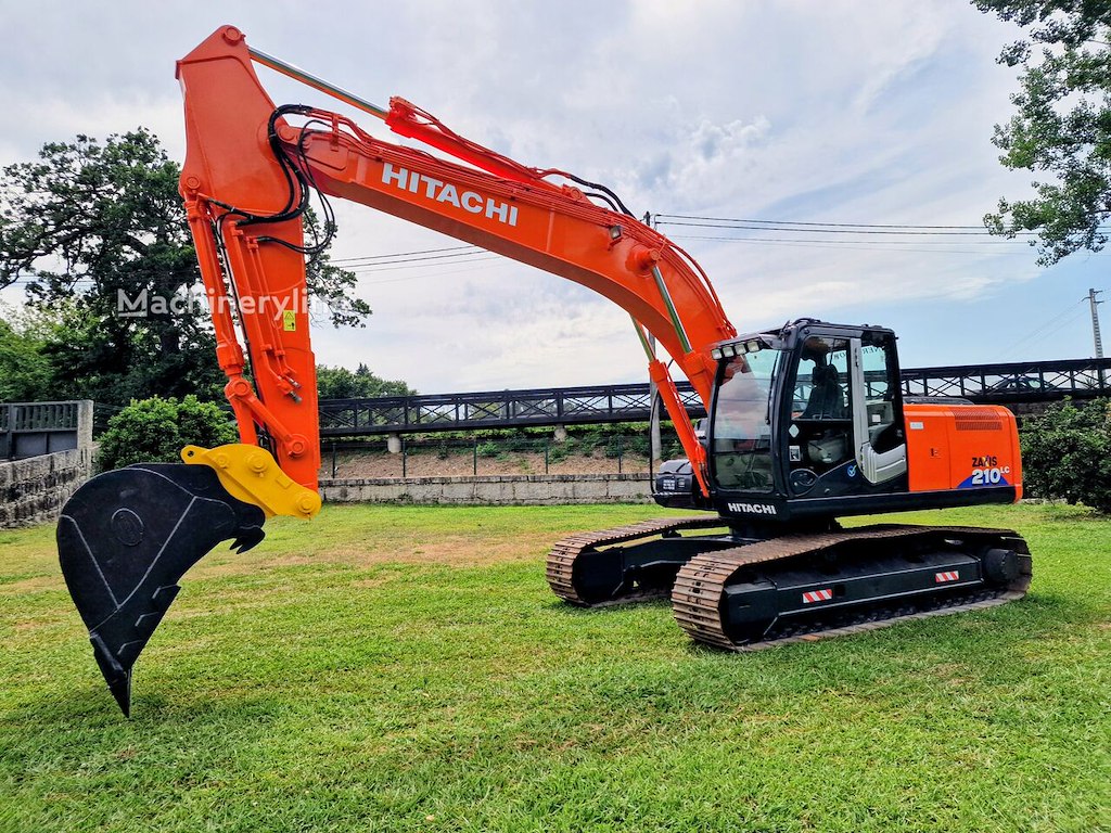 Hitachi ZX210 bager guseničar
