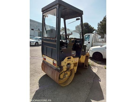 Prodaje se BOMAG ROULEAU BOMAG VENDU EN L'ETAT mali valjak na aukciji
