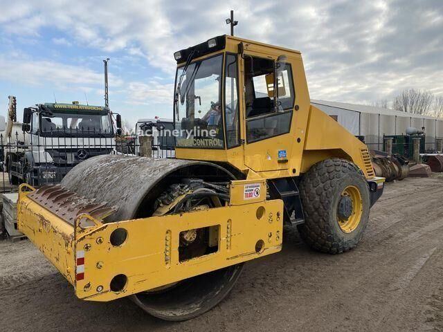 BOMAG BW 213 DH-3 kombihenger kompaktor s jednim valjkom