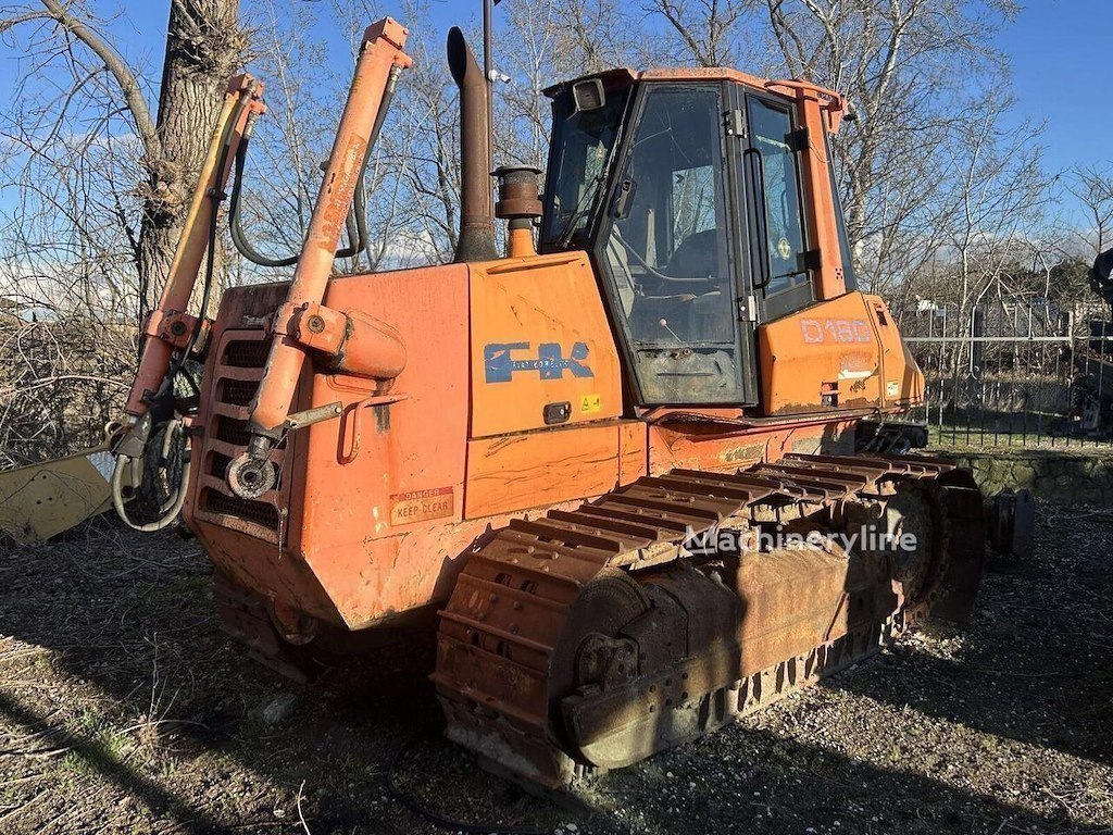 Hitachi D 180 S buldožer