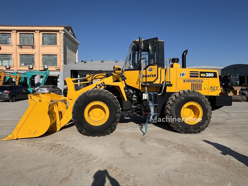 Komatsu WA380 prednji utovarivač
