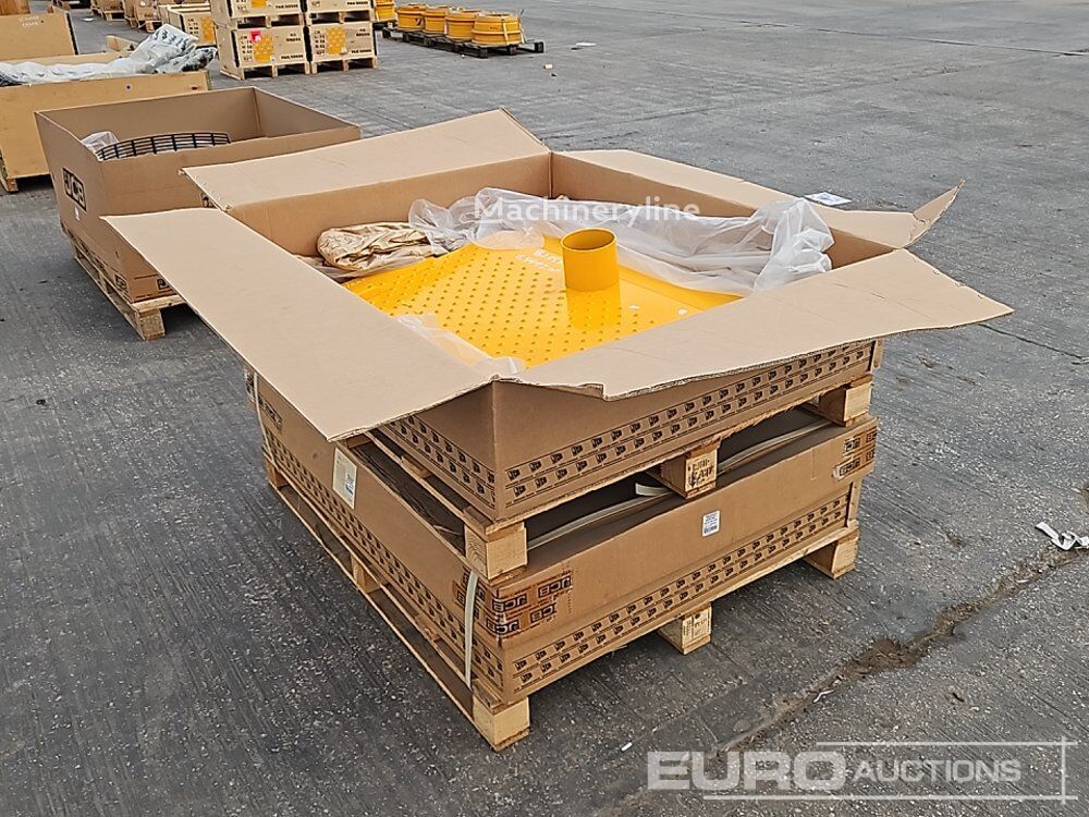 Prodaje se LH Front Cover Plate drugi rezervni deo karoserije za JCB bagera na aukciji