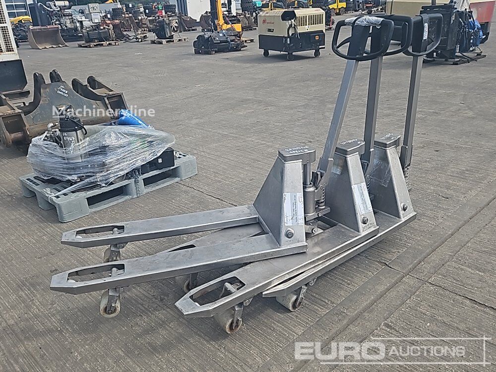 Prodaje se Toyota Pallet Truck kašiku za prednje utovarivač na aukciji