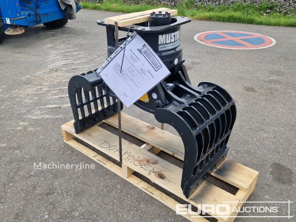 Prodaje se Mustang GRP150D grajfer na aukciji