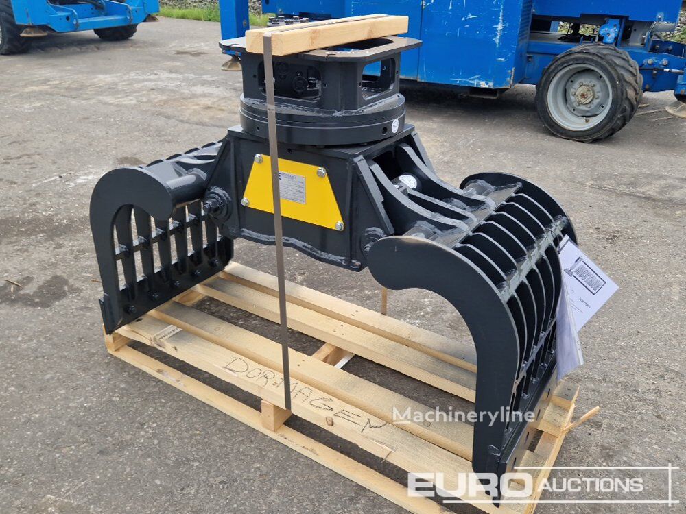 Prodaje se Mustang GRP250D grajfer na aukciji