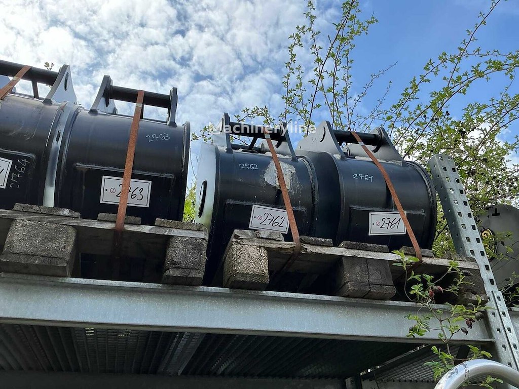 Prodaje se Geith kašiku za bager na aukciji