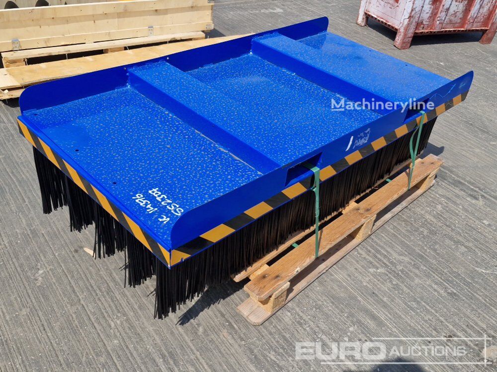 Prodaje se Rolfi Sweeper to suit Forklift kašiku za prednje utovarivač na aukciji